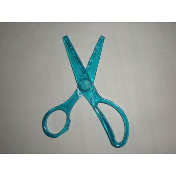 China Safety plastic scissor with straight weave zig zag blades on ...