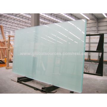 ChinaUltra crystal clear Low Iron Glass super white with blue edge 2mm ...
