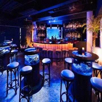 Bird's Eye Aquarium - Fish Tank Bar Table | Global Sources