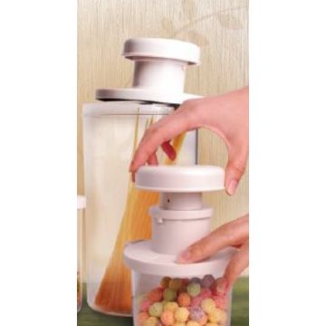 Buy Wholesale Taiwan Built-in Pump Vacuum Container 700ml, Patented In ...