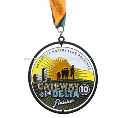 China Custom two-sided spinner medal marathon medal with dyed black ...