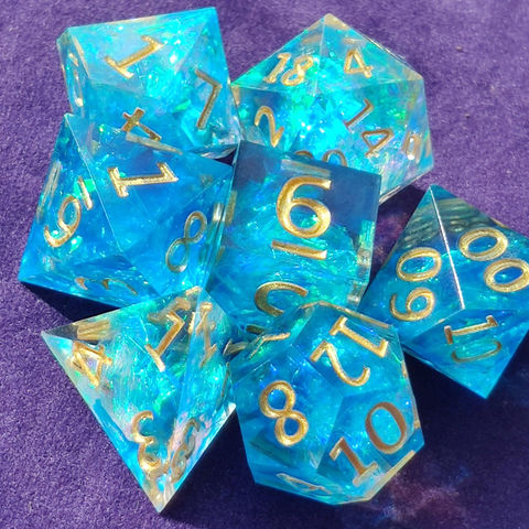 China Custom RPG polyhedral dice set with sharp- edge resin dice on ...
