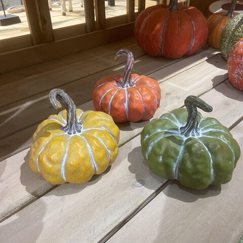 Custom Resin Gourd Small Pumpkin Figurines Resin Realistic Decoration ...