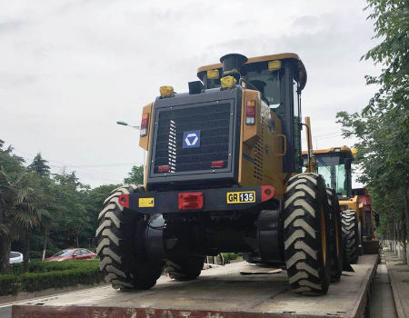 China XCM.G 160HP Motor Graders GR1653 Small Tractor Road Wheel Motor ...