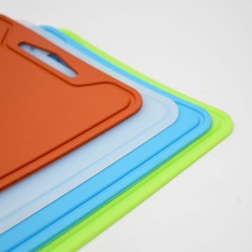 China Multifunction Kitchen Plastic Cutting Boards, Folding Silicone ...