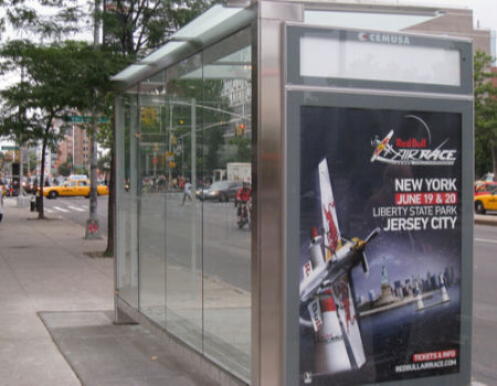 China Functional Bus Stop Shelter with Tempered/Toughened Glass on ...