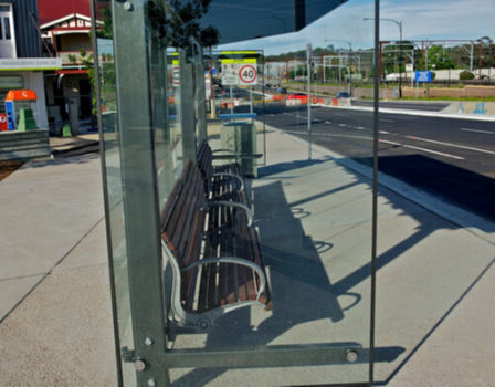China Modern Bus Shelter/Stop with Silk Screen Tempered Glass on Global ...