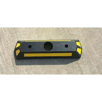 China High Reflective Flexible Road Separator delineator lane divider ...
