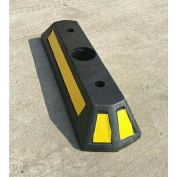 China High Reflective Flexible Road Separator delineator lane divider ...