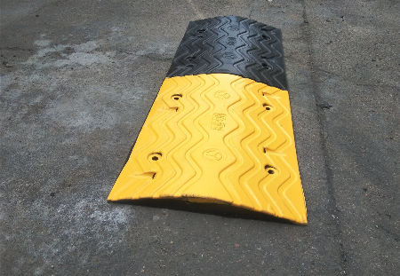 China Roadway speed hump garage speed bumper road speed bumpers on ...