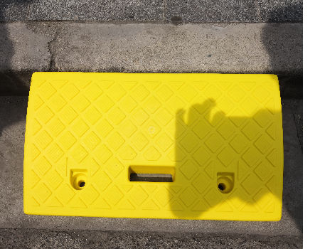 China Lightweihgt Yellow Plastic Road Curb Ramp For Loading Dock on ...