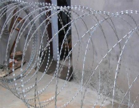 BTO-22 Galvanized Razor Wire Coils With Loops Dia 600 mm Used On Ships ...