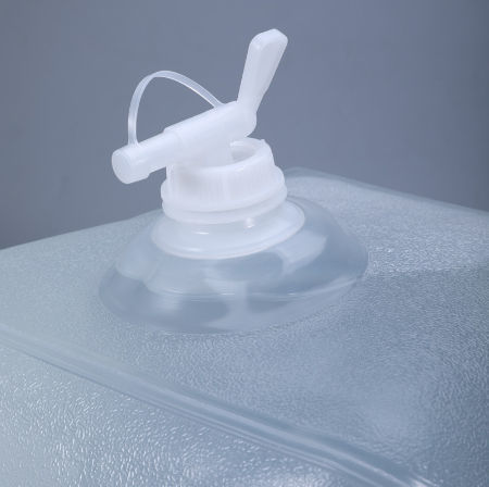 High capacity portable folding bucket medical reagent barrel with ...