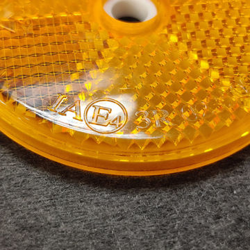 China Most popular PMMA round reflector E4 approved plastic reflectors ...