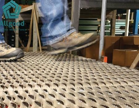 China [Allgood] perforated walkway plank,perforated metal gratings on ...