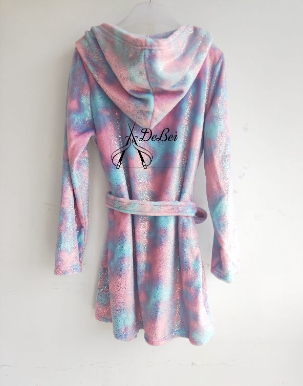 China Ladies coral fleece print with foil dots robe on Global Sources,robe
