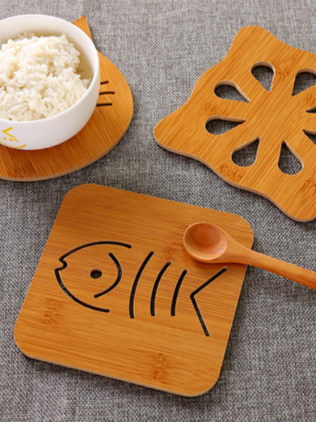 China Design Cartoon Hollow Wooden Coaster Anti-scalding, Anti-slip and ...