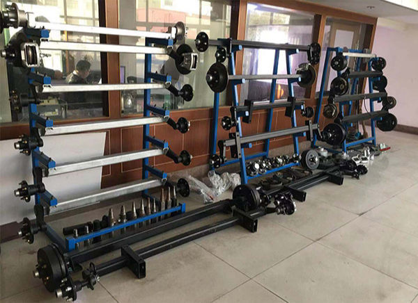 China Dacromet Surface 1500 KG Yacht Boat Trailer Axle With Disc Brakes ...