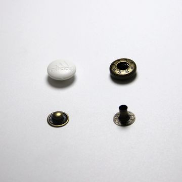 China Custom Decorative Diamond Brass Prong Snap Button on Global ...