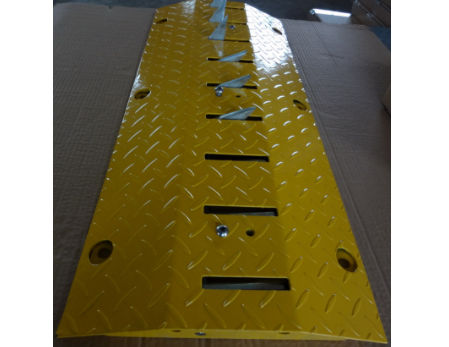 China One way speed bump trafic road security road spike barrier steel ...