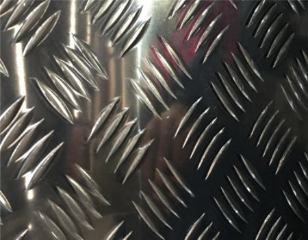 China 6mm thick checkered plate 3105 h22 en aluminium plat checkered ...