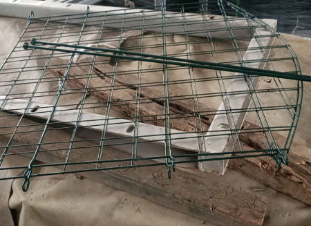 China POND FENCES on Global Sources,steel pond fence,pond fences,pond ...