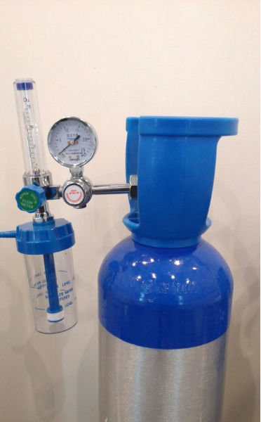 China CE FDA Medical Oxygen Cylinder Regulator With Flow Meter on ...