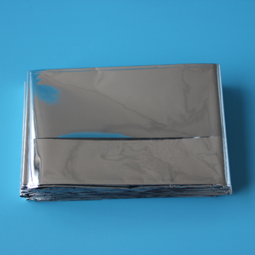 China Waterproof rescue emergency first aid aluminum foil blanket on ...