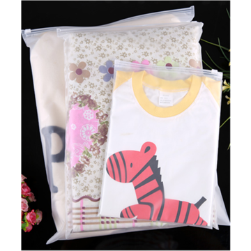 China Custom design logo clothing garment packaging bags with customize ...