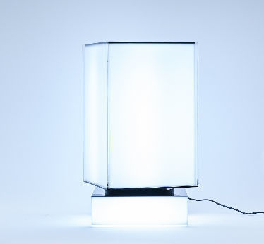 China Custom rotatable acrylic light box for advertising display on ...