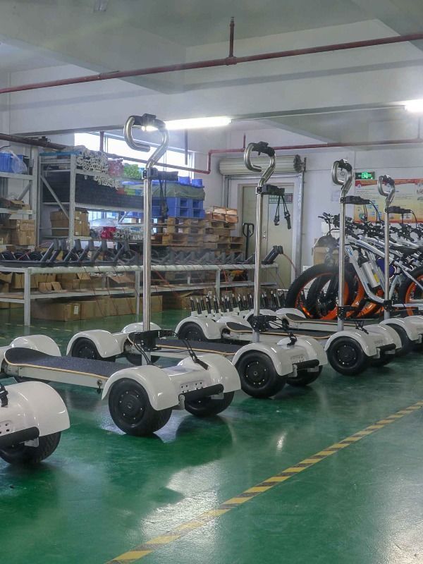 China 2000W Four wheel skateboard golf cart electric golf skateboard ...