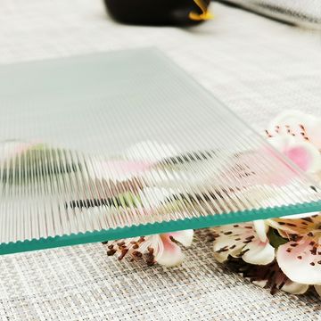 China Hot sale 3mm 4mm clear narrow reeded pattern decorative glass for ...