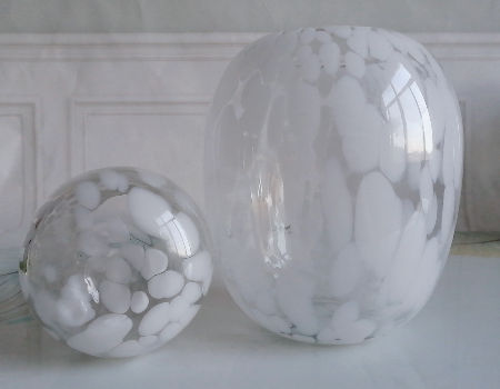 China Simple polka dot vase Creative tabletop ornaments Flower ...