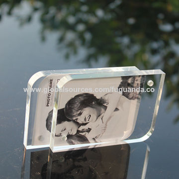 China Customize acrylic magnetic photo frame plexiglass magnetic photo ...