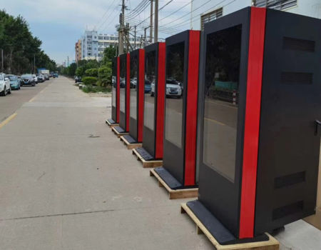 China Outdoor network advertising player 49 inch bus stop panel with ...