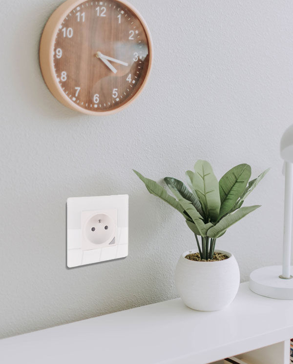 China Wifi Smart Universal Power Wall Socket Panel With On/Off Switch ...