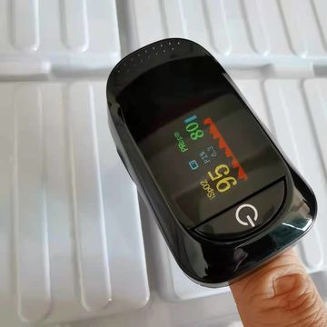China Medical Standard Finger Pulse Oximeter with CE ROHS FCC on Global ...
