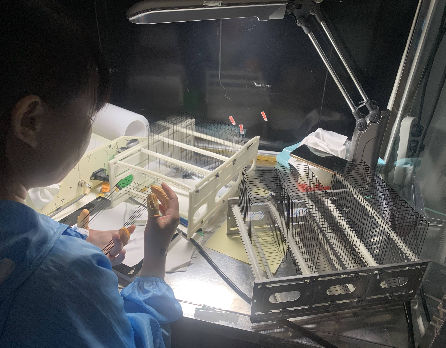 China Innovative Professional Universal Applicator with Tempered Glass ...