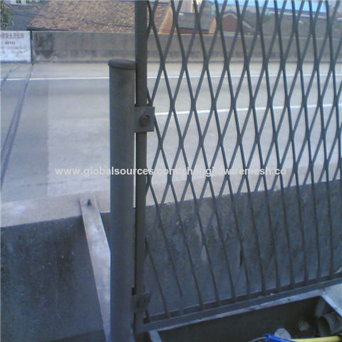 China Road Expanded mesh fence on Global Sources,Road safety fence ...