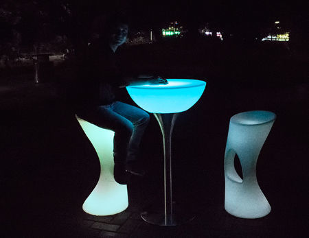 China Modern Bar Plastic Club Furniture Led Chair single led sofa on ...