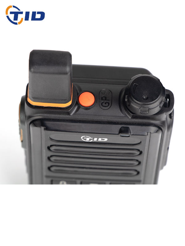 China Ip67 radio Waterproof walkie talkie portable radio two way radio ...