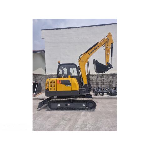 China Heavy Duty 6 Ton Crawler Excavator 906E with breaker on Global ...