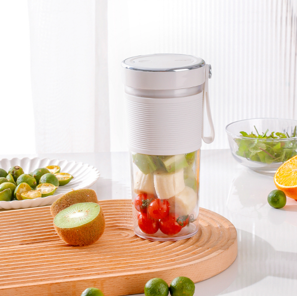 China Cup Blender Hand Blender New Design Tritan Jar Cup Juice Bottle ...
