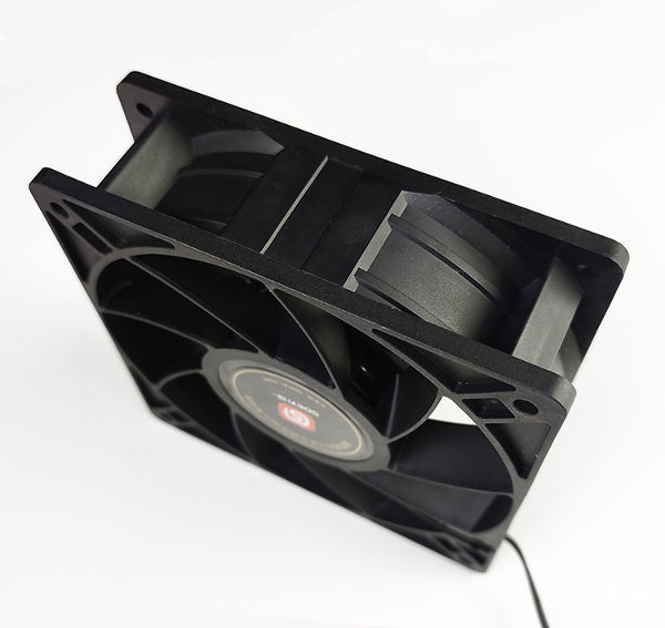 China Cooler Fan 120X120X38MM Low Noise CPU Fans Mining Cooling Fans on ...