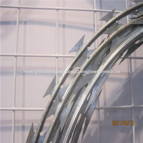 China Hot dipped galvanized razor wire,concertina razor barb wire on ...
