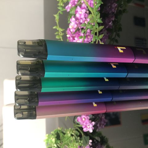 China Electronic Cigarette Cartridges different Flavors in light ...