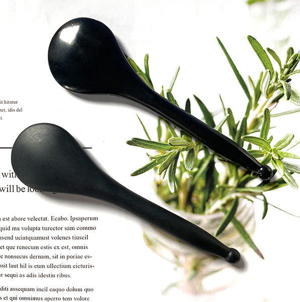 China Chinese Traditional Bian Stone Gua Sha Spoon Black Gua Sha ...