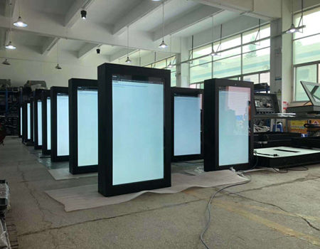 China Street trash can screens 49 inch outdoor advertising player OEM ...