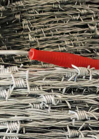 China Barbed wire 4pt 2 pt double twist or single twist on Global ...