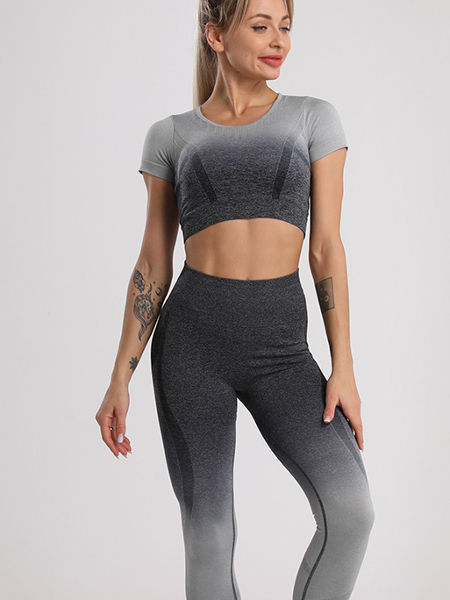 China New Active Wear Seamless Plus Size Fitness Workout Sets 2 Piece ...